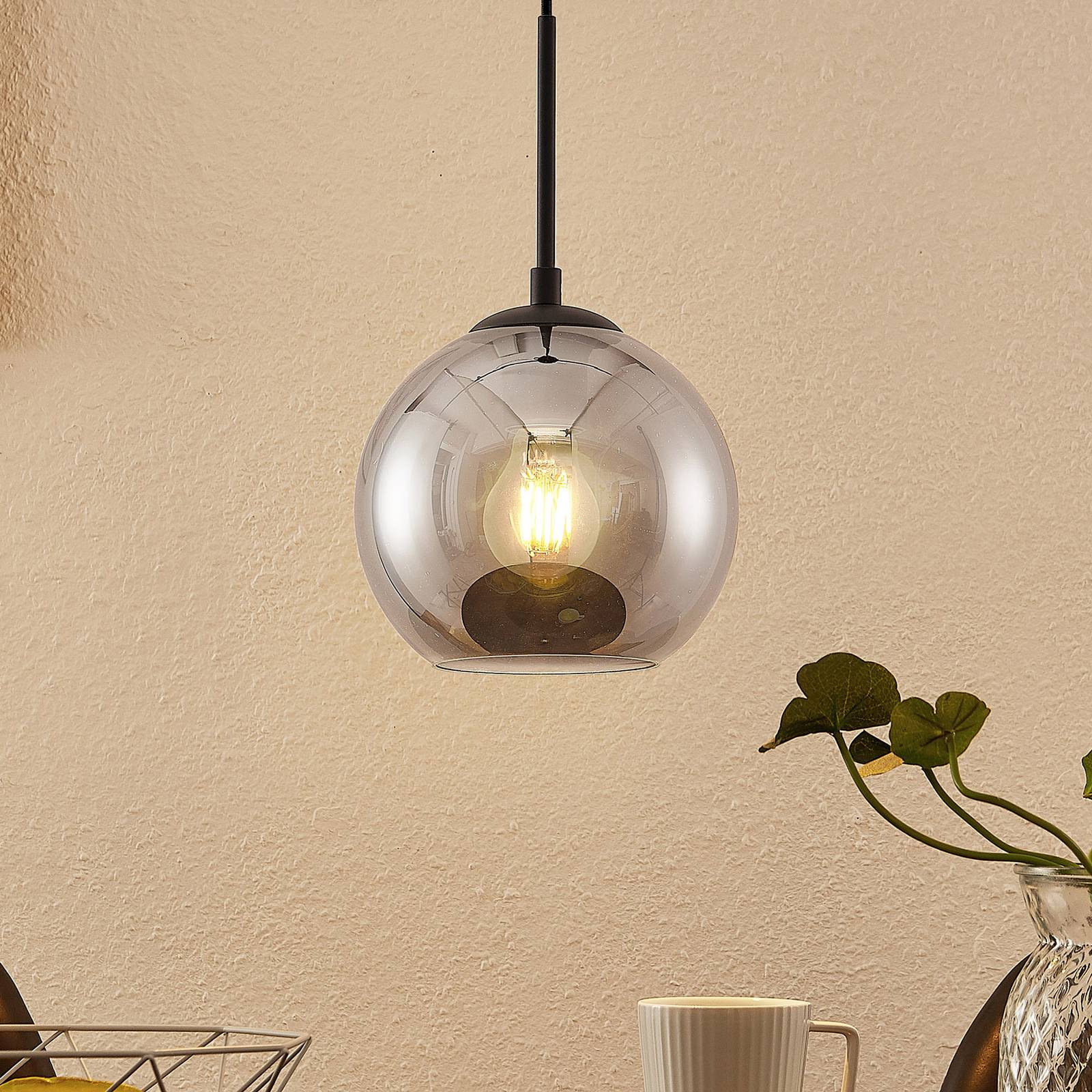 Lindby Jurian lampa wisząca dymiona czarna 1-pkt. | Lampy.pl Lindby Jurian lampa wisząca dymiona czarna 1-pkt. | Lampy.pl