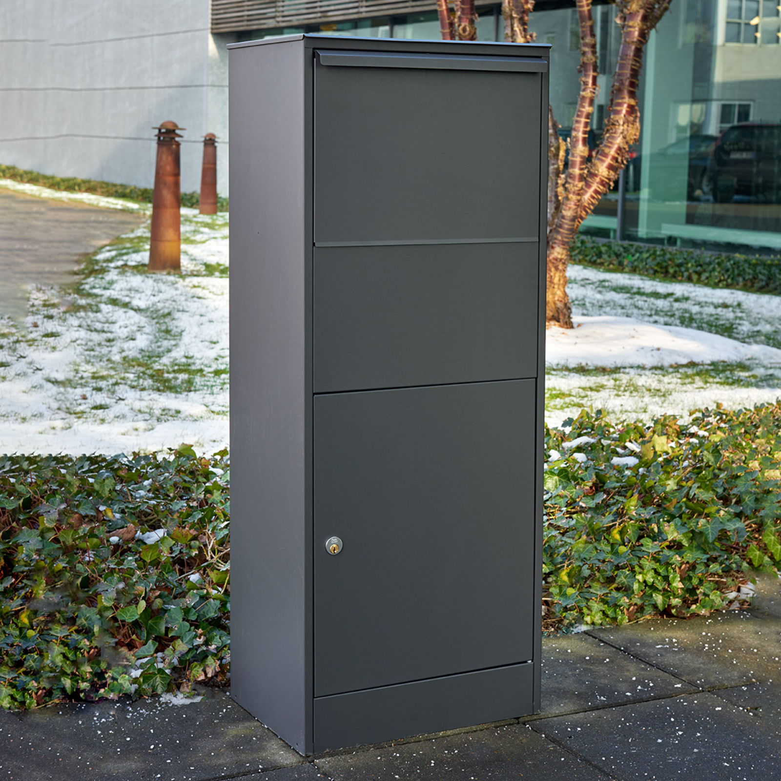 Allux 800S-L free-standing letterbox in black | Lights.co.uk